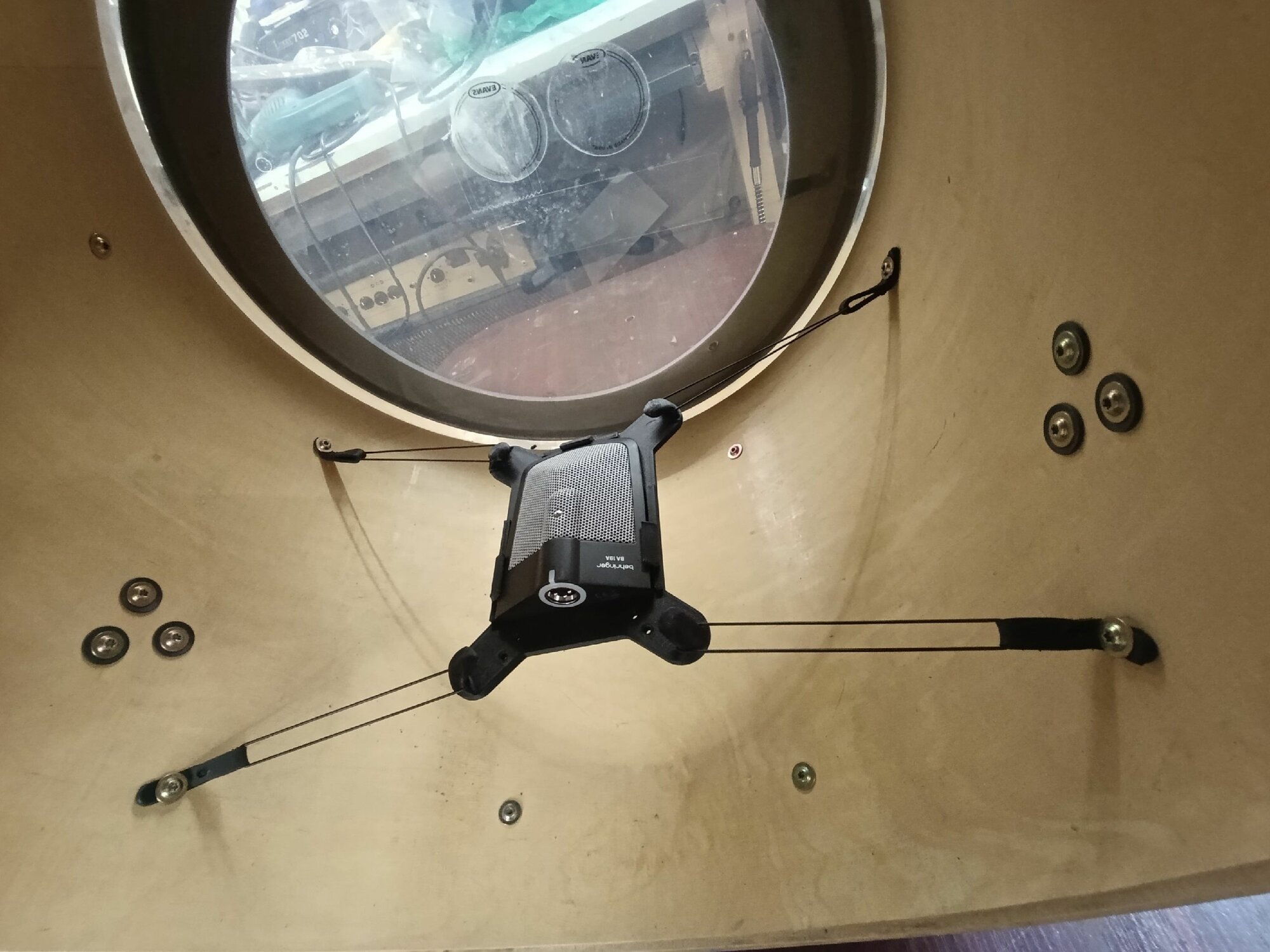 Холдер для микрофона в Бас Бочку, для Shure, Behringer, Sennheiser