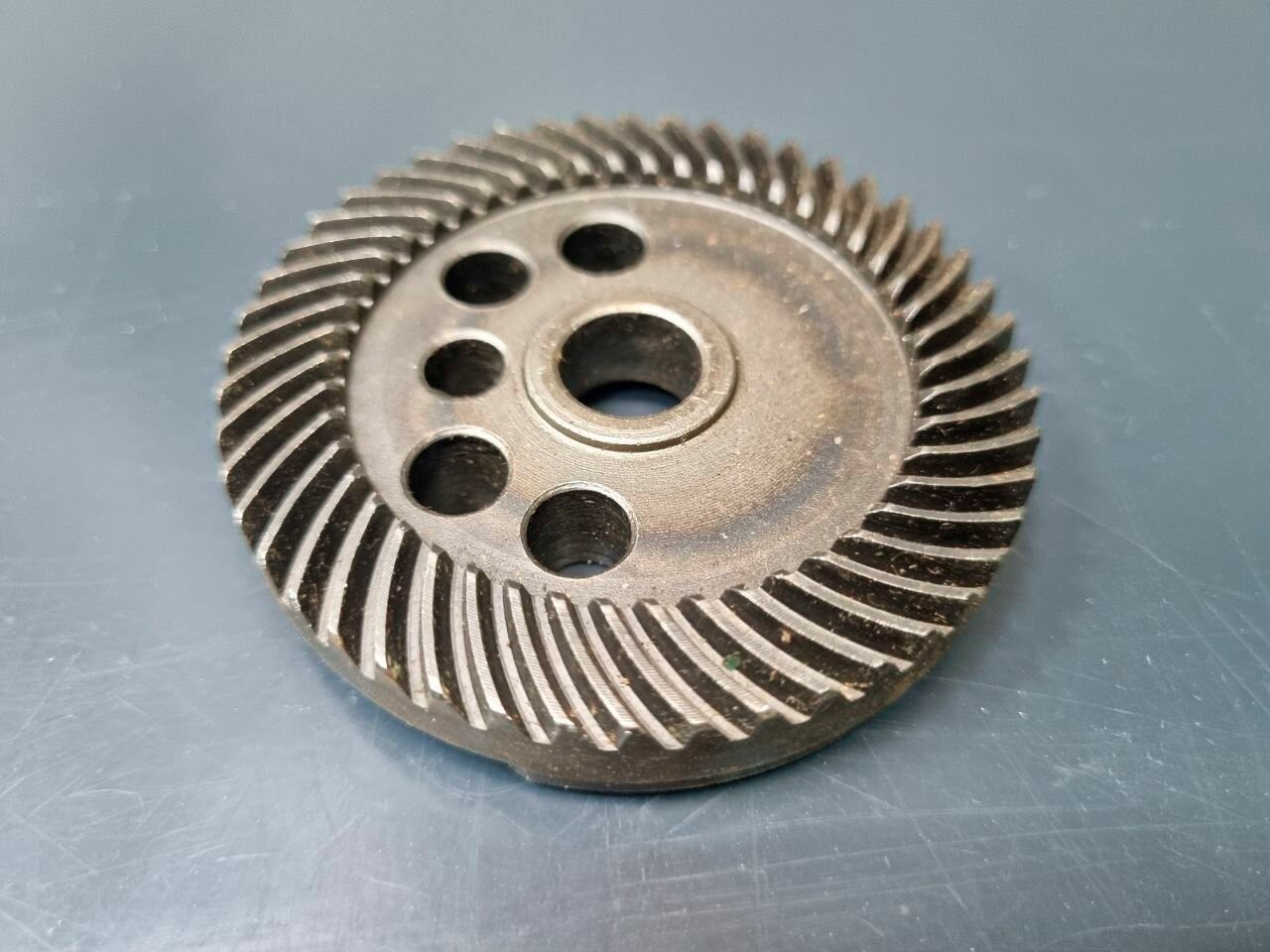 Зубчатое колесо Интерскол, для сабельной пилы НП-120/1010Э, оригинал, арт. 13703010800