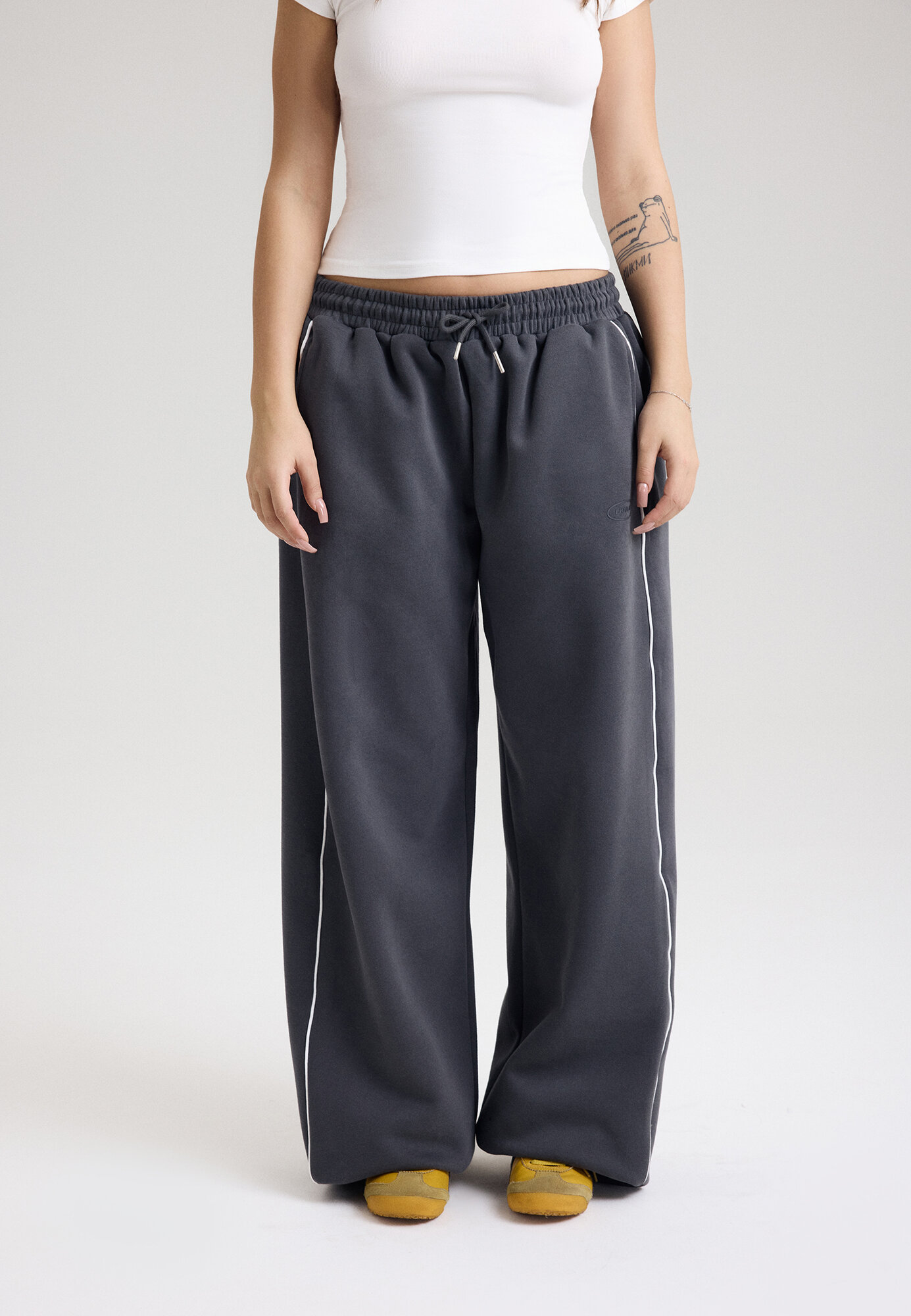 Брюки спортивные