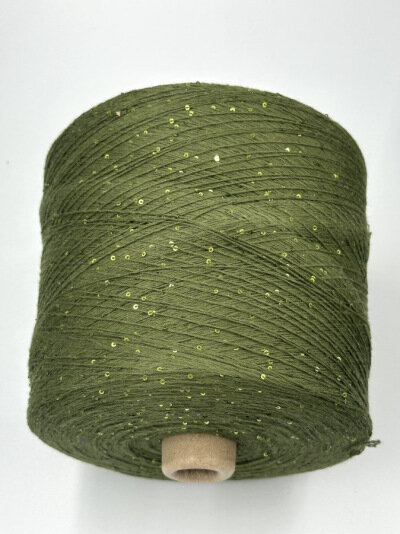 Пряжа Пайетки 2мм на хлопке (микропайетки) 2-127 темная зелень с блестящими зелеными пайетками т1г(200г/1500м)