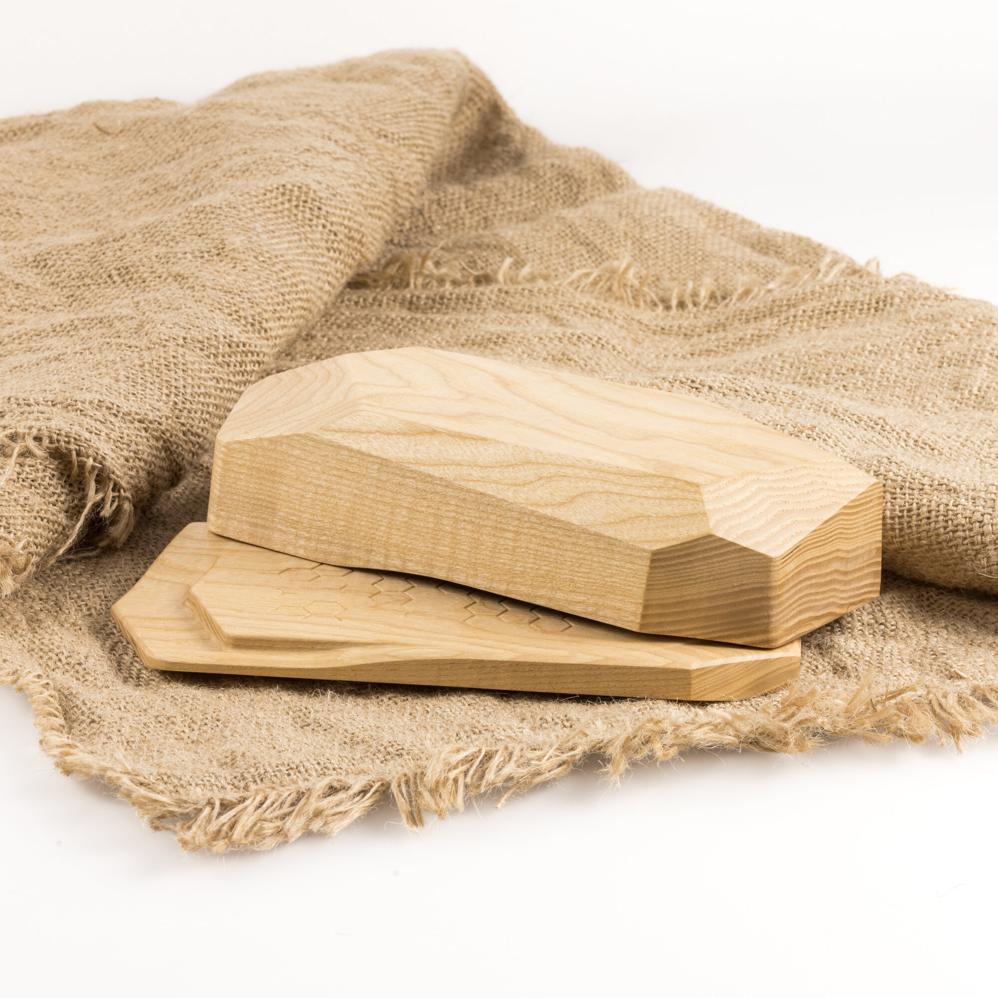 Масленка с крышкой для сливочного масла из массива дерева дуб, LOBARO, 200х110х50мм.