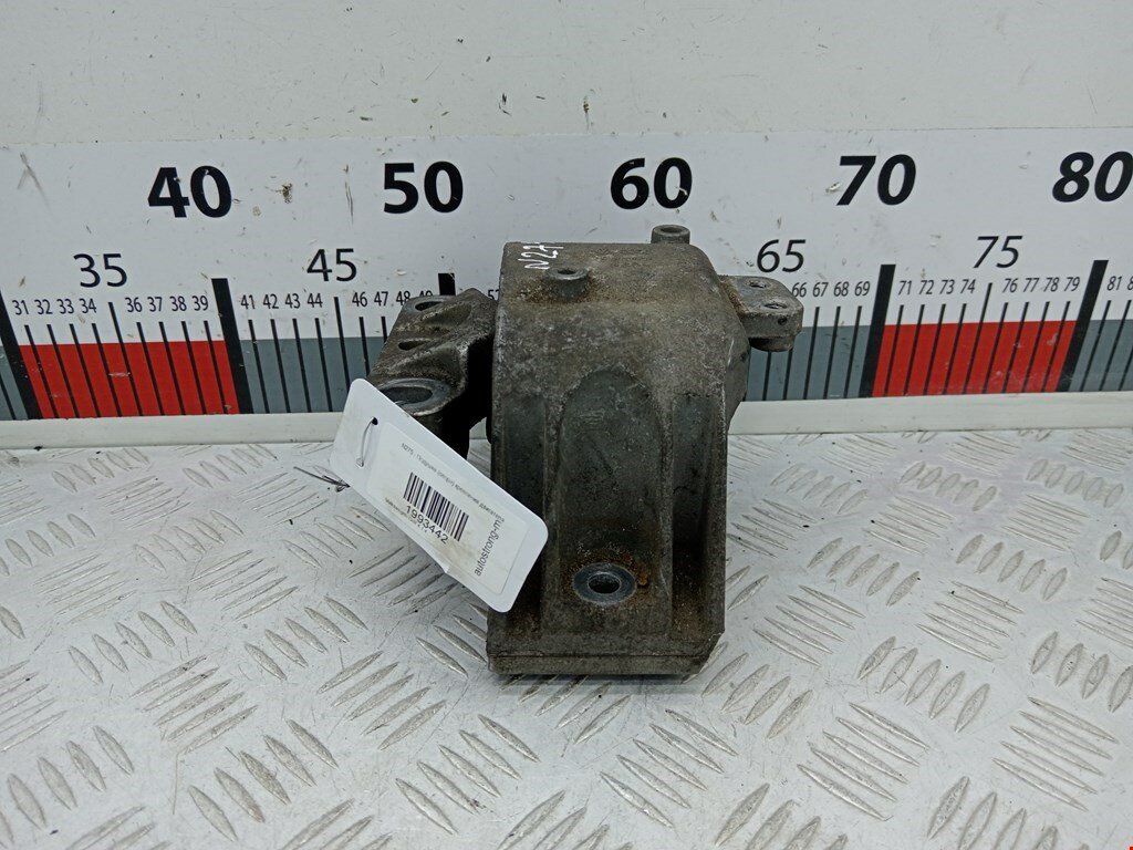 Подушка (опора) крепления двигателя Volkswagen Golf 4 1J0199262BK арт. 1993442