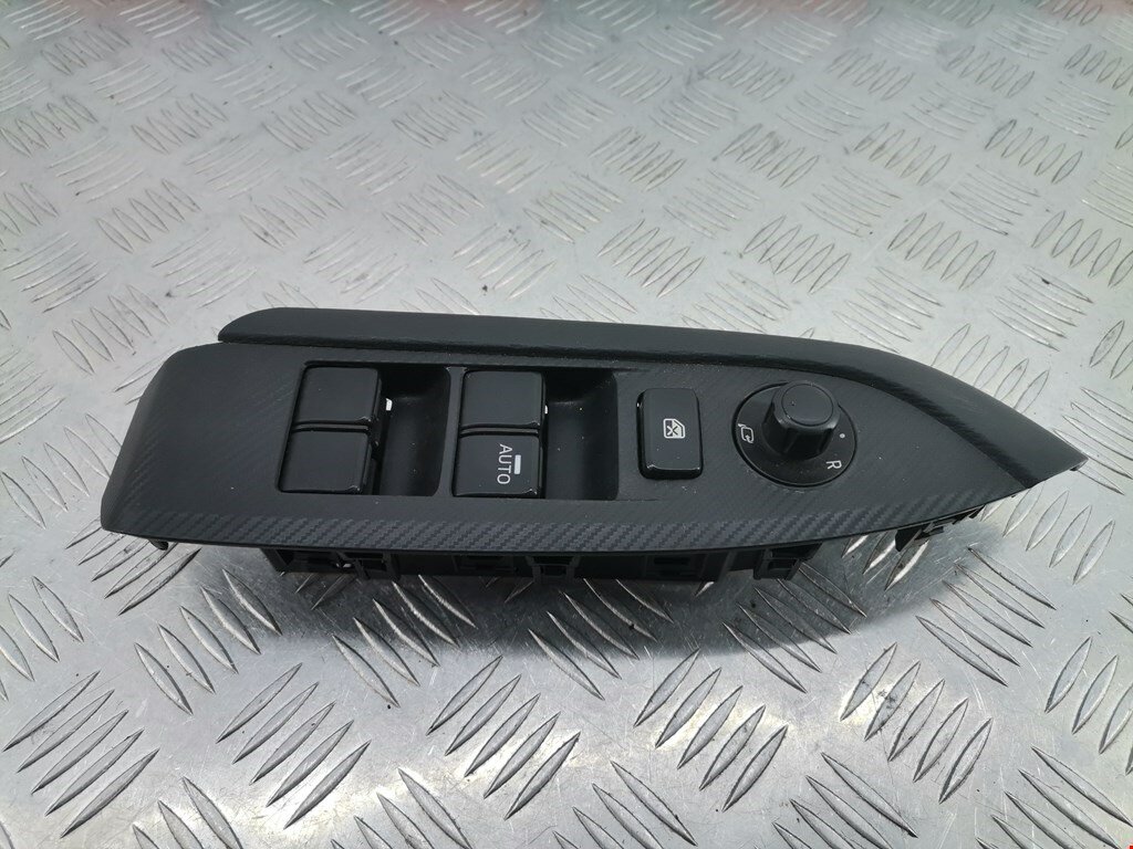 Блок управления стеклоподъемниками Mazda CX-3 (DK) DA6K66350 арт. 1922427