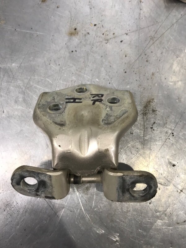 Петля двери нижняя Hyundai Matrix FC G4ED 2001 задн. прав. (б/у) 7936017000