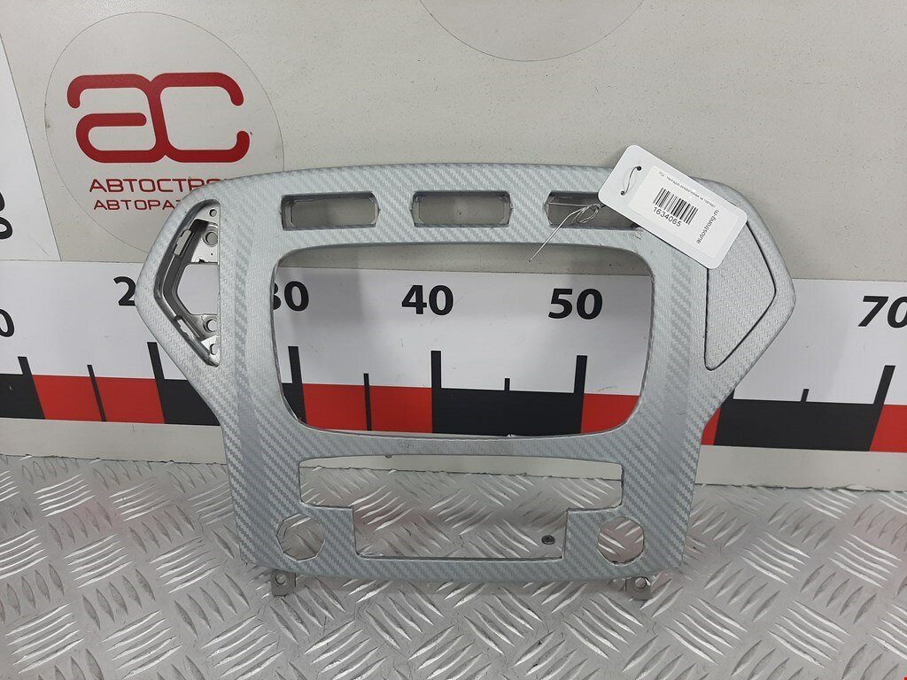 Накладка декоративная на торпедо Ford Mondeo 4 арт. 1634065