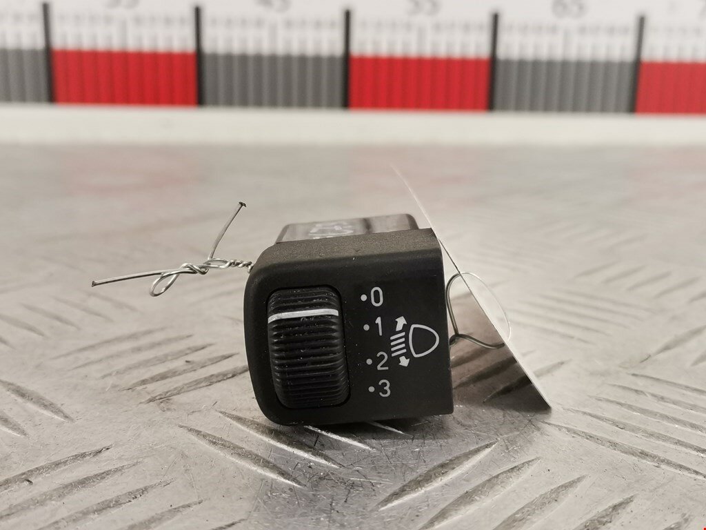 Кнопка корректора фар Saab 900 (NG) 5471073 арт. 1451126