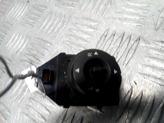 Джойстик регулировки зеркал Kia Ceed 1 (ED) 935601H000 арт. 433901