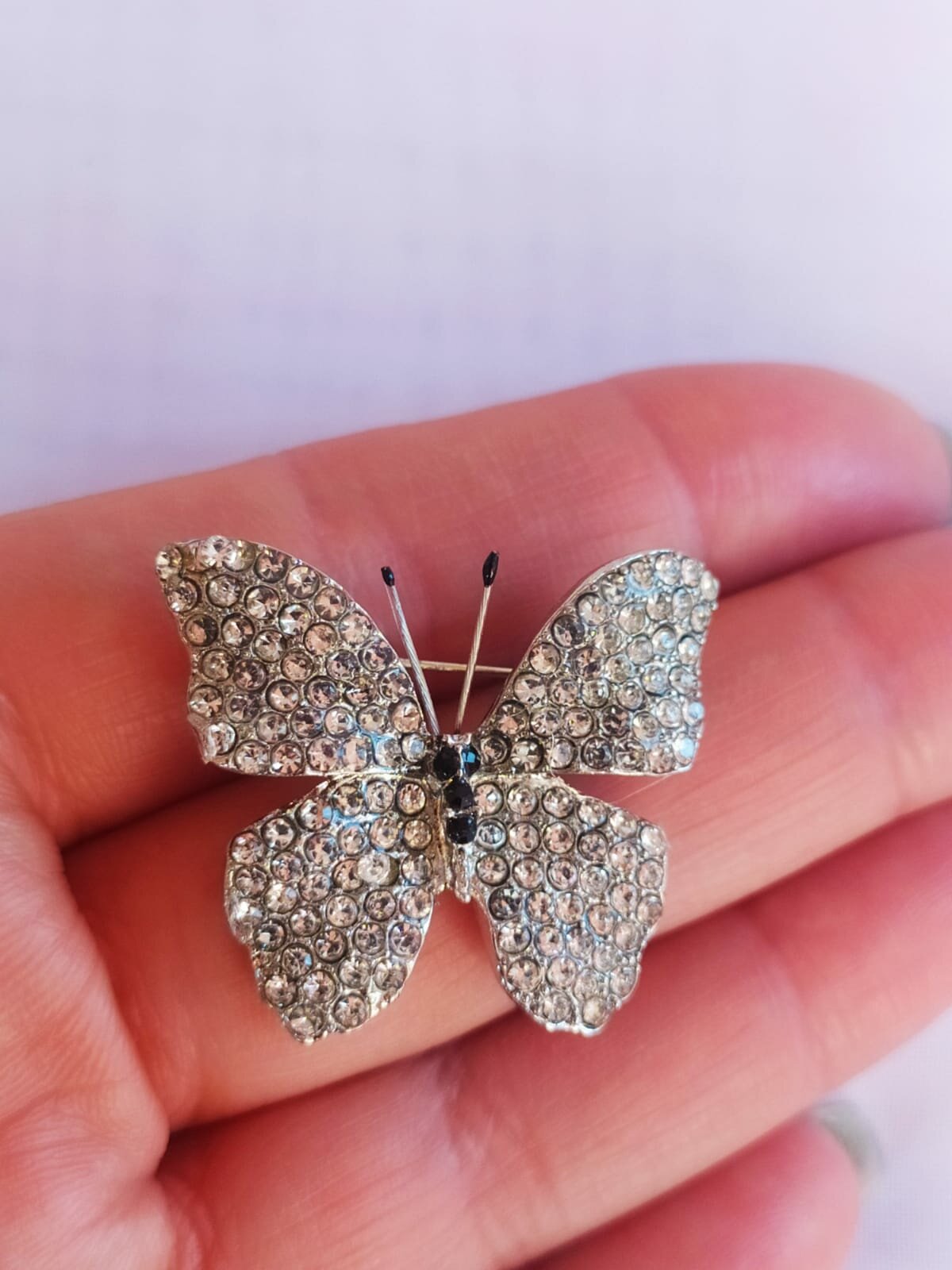 Брошь, стразы