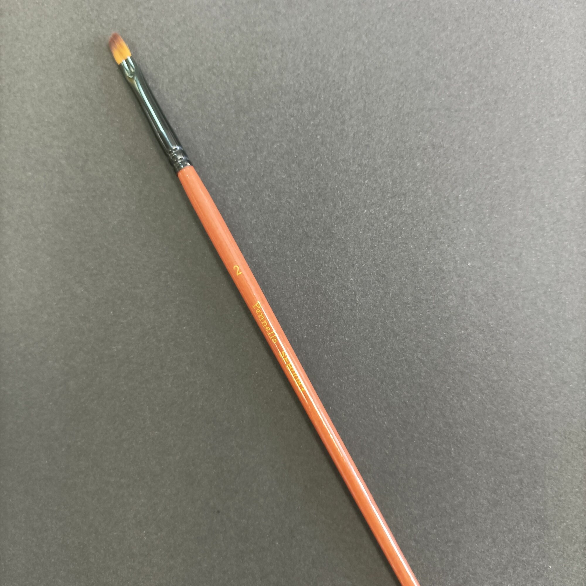 Кисть синтетика Pennelo скошеная N 2 короткая ручка