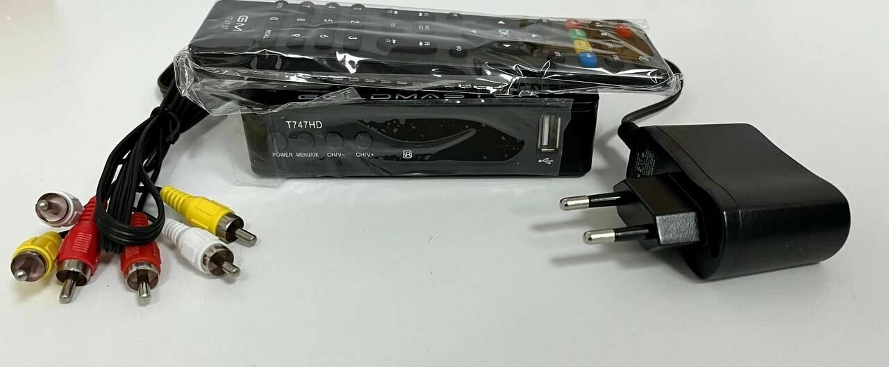 DVB-T2 приставка GoldMaster T747HD (T2/C , с дисплеем, Wi-Fi, 2USB )