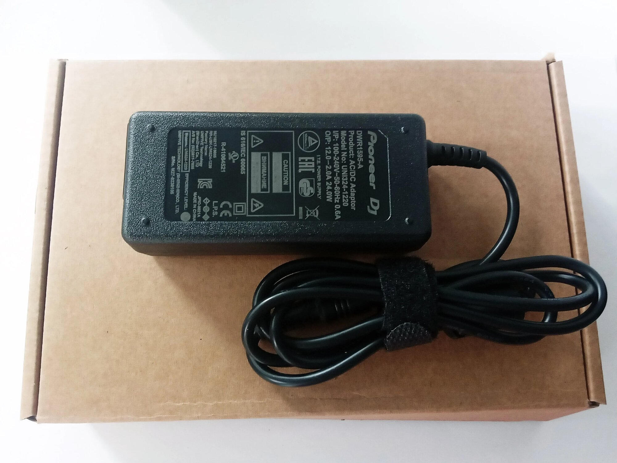 Блок питания для DJ-контроллера Pioneer DJM-250Mk2 (адаптер 12V 2A, UNI324-1220)