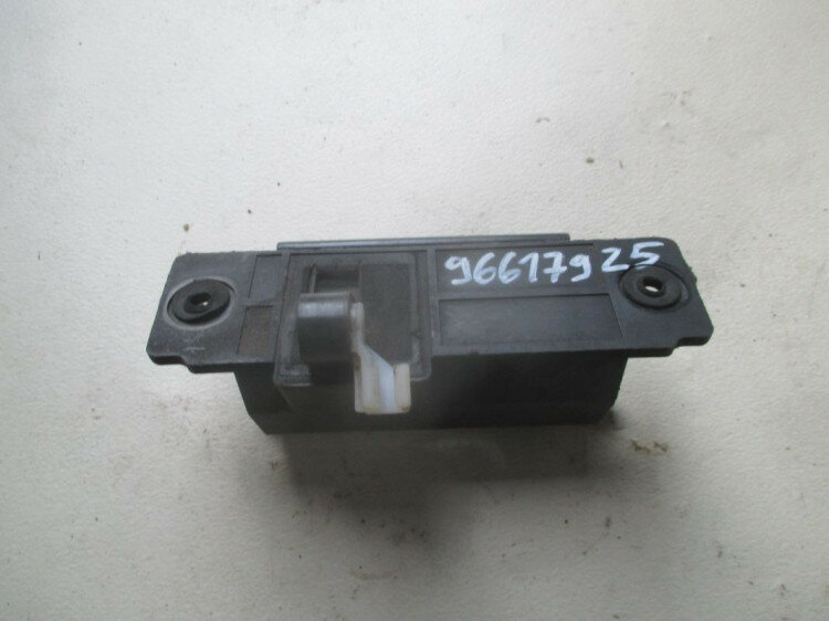 Ручка крышки багажника 95280696, 94522303 96617924 96617925 Шевроле Спарк М300 Равон Р2