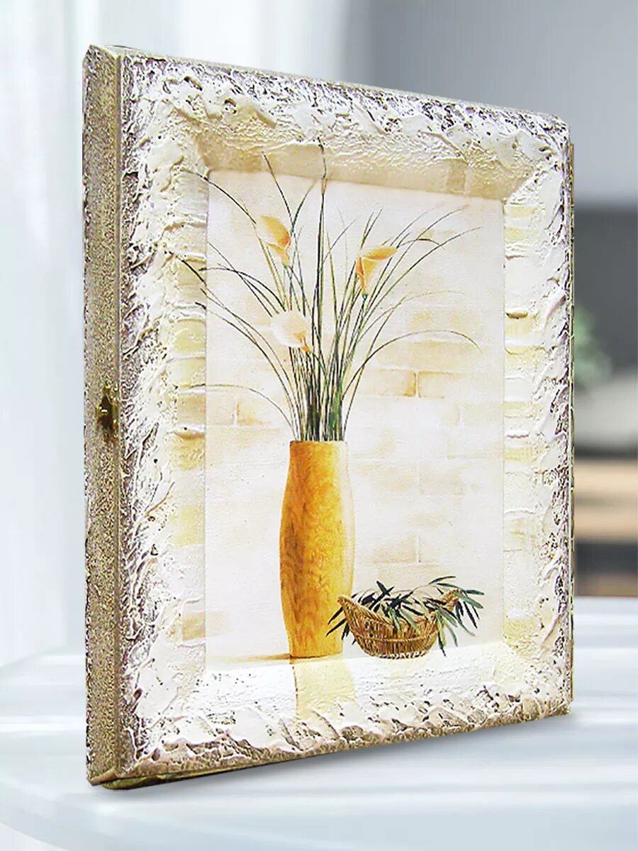 Ключница настенная деревянная белая закрытая с дверцей