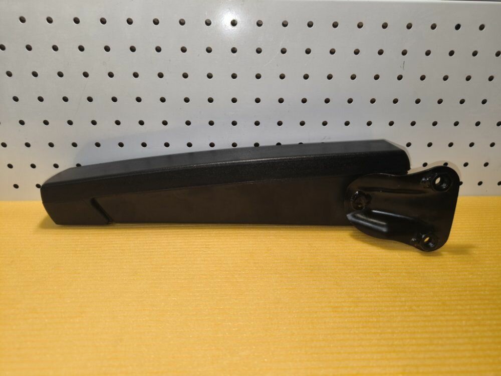 Подлокотник сиденья правый для МАН мерседес ивеко рено вольво