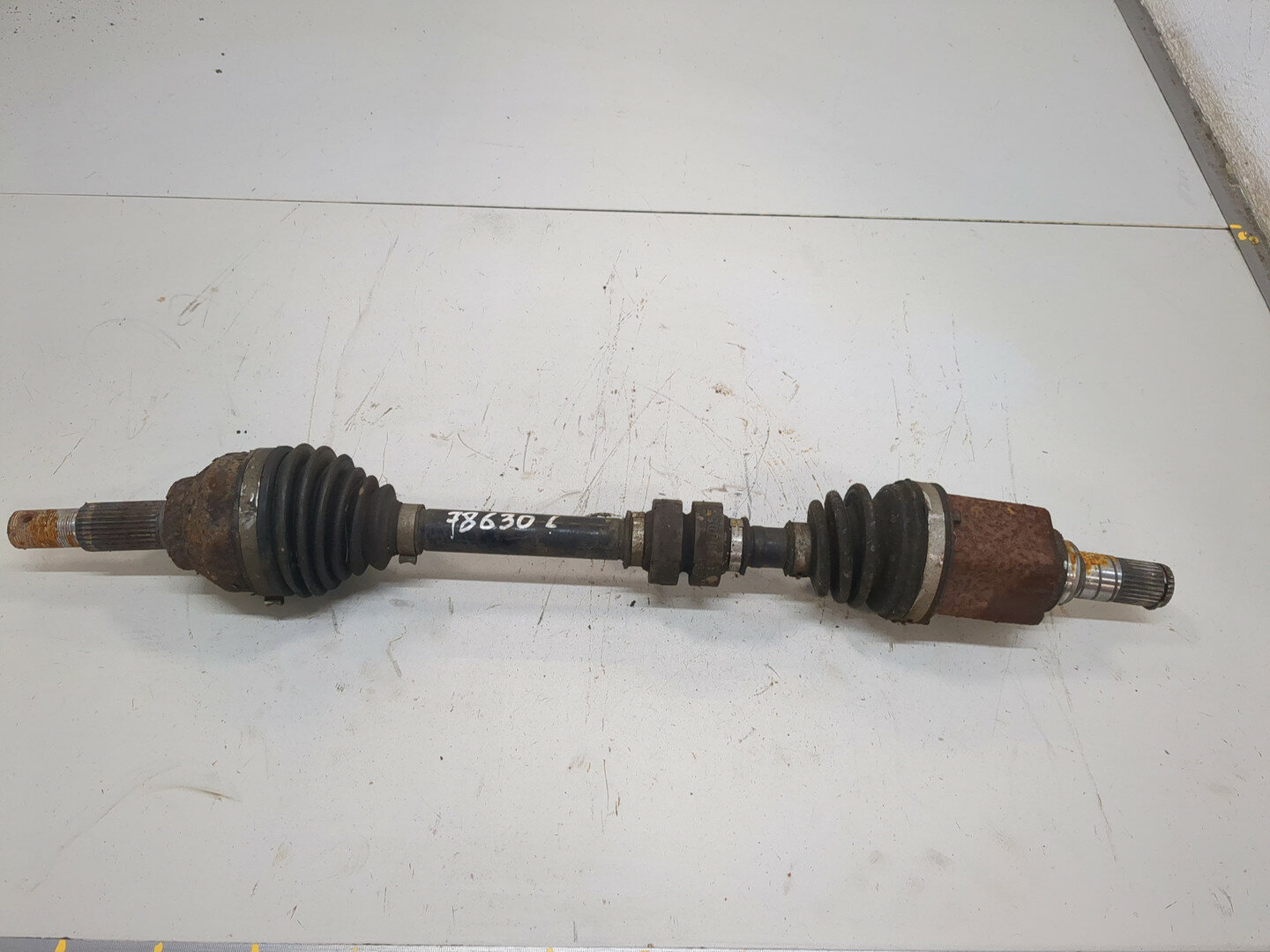 Полуось (вал, шрус) левая передняя Nissan Juke Б/У