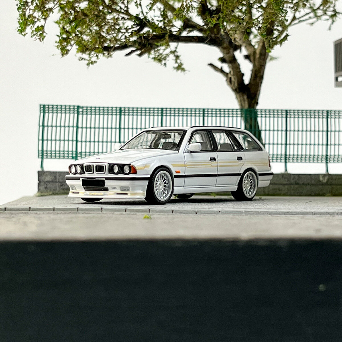 Mortal 1:64 BMW E34 ALPINA TOURING HEC Легковая модель автомобиля