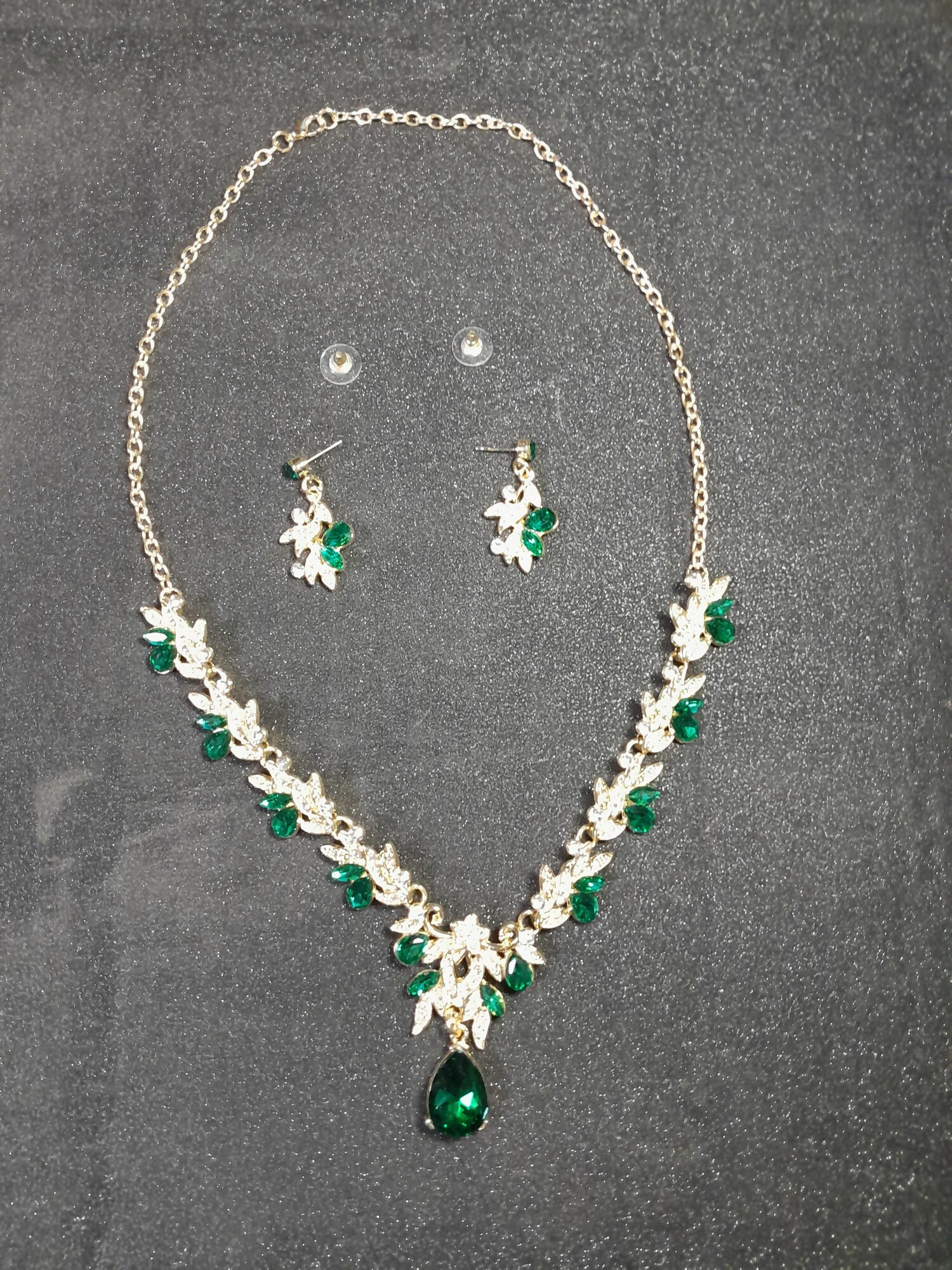 Комплект бижутерии: колье, стекло