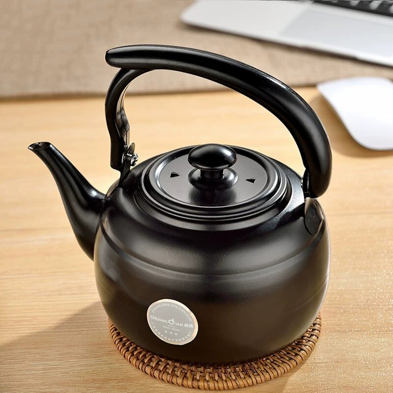 Чайный домик в гонконгском стиле, классическая спиртовая плита, чайник кунг-фу, изолированный чайник, ресторан, чайник