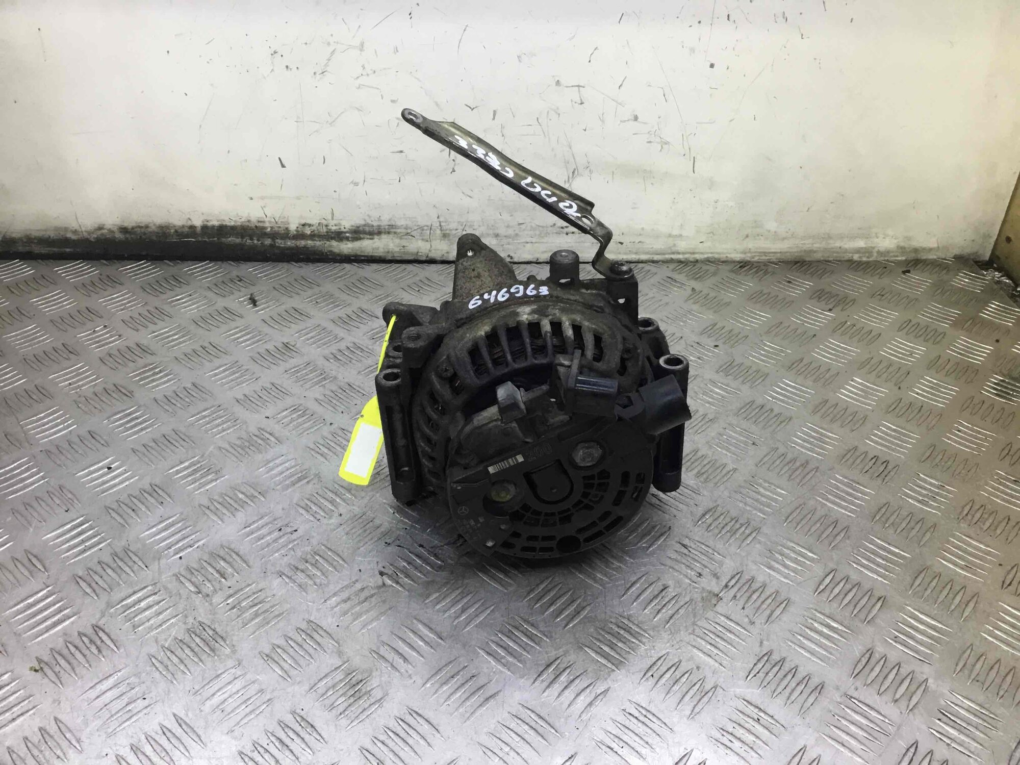 Б/У Генератор Mercedes C-klasse W203/S203/CL203 (2000-2004) 2003 г.