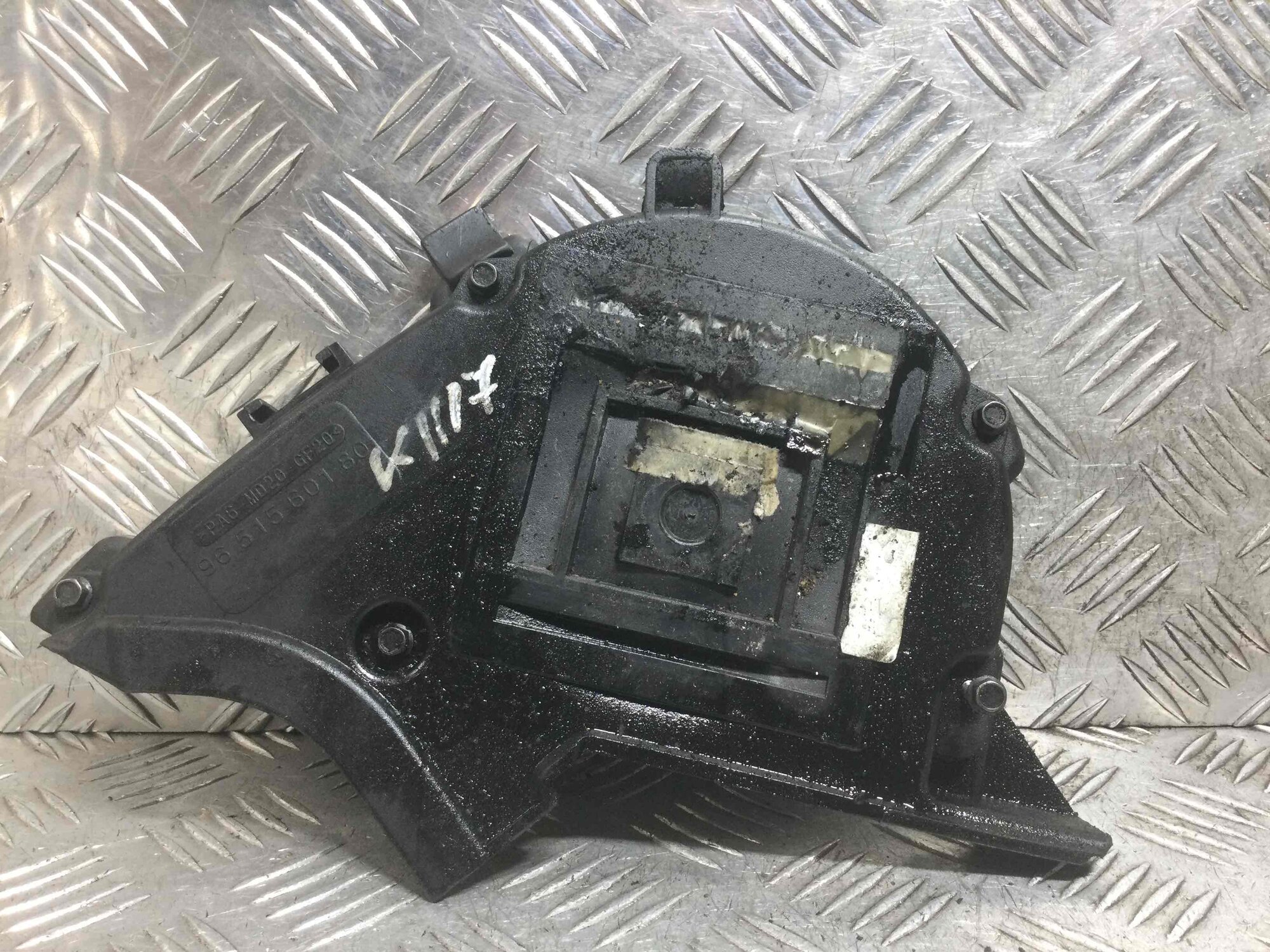 Б/У Защита (кожух, крышка) ремня генератора Ford Focus 2 поколение (2005-2008) 2009 г.