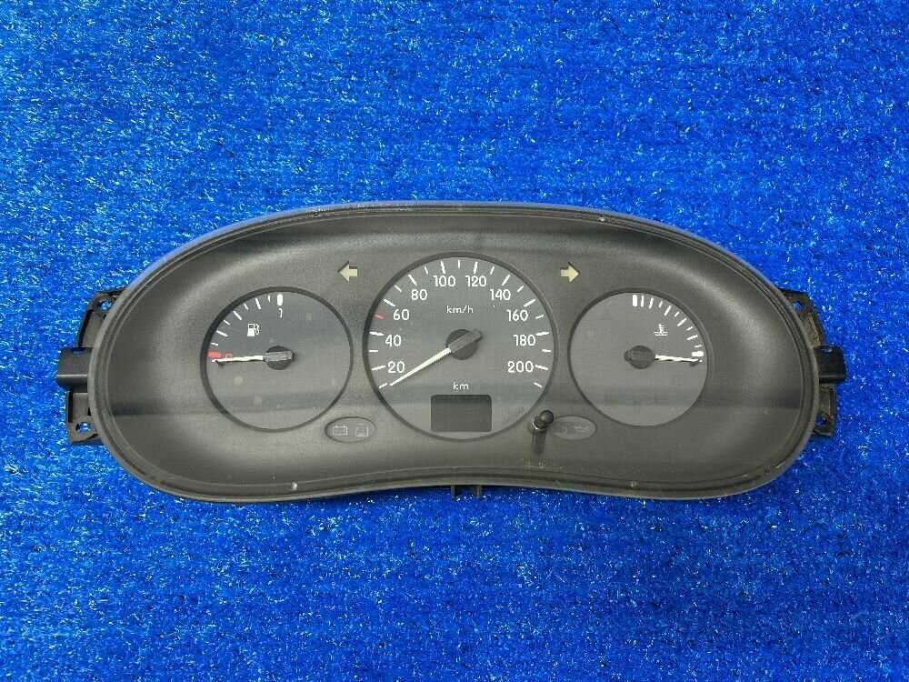 Панель приборов Renault Symbol 1.4 2004 8200104457