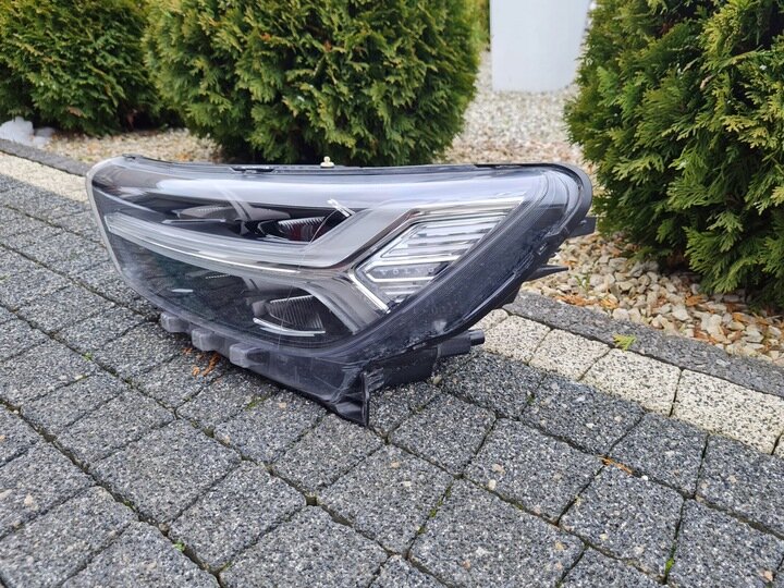 Фара, левый VOLVO