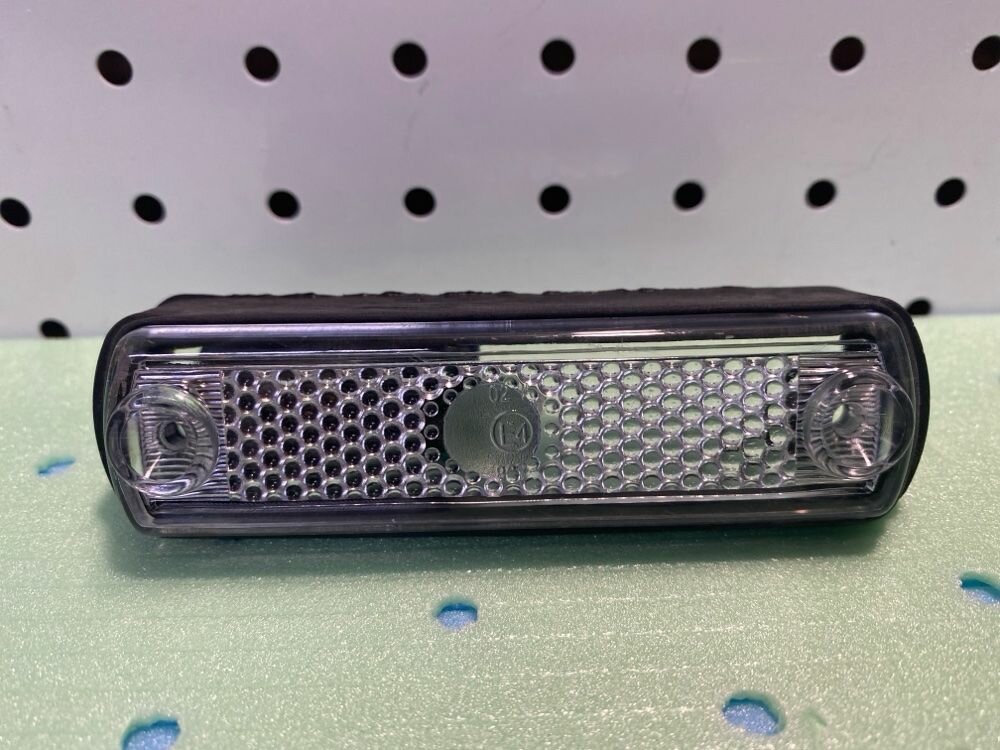 Фонарь габаритный в крышу белый для грузовиков МАН ТГА ТГС ТГХ (MAN)