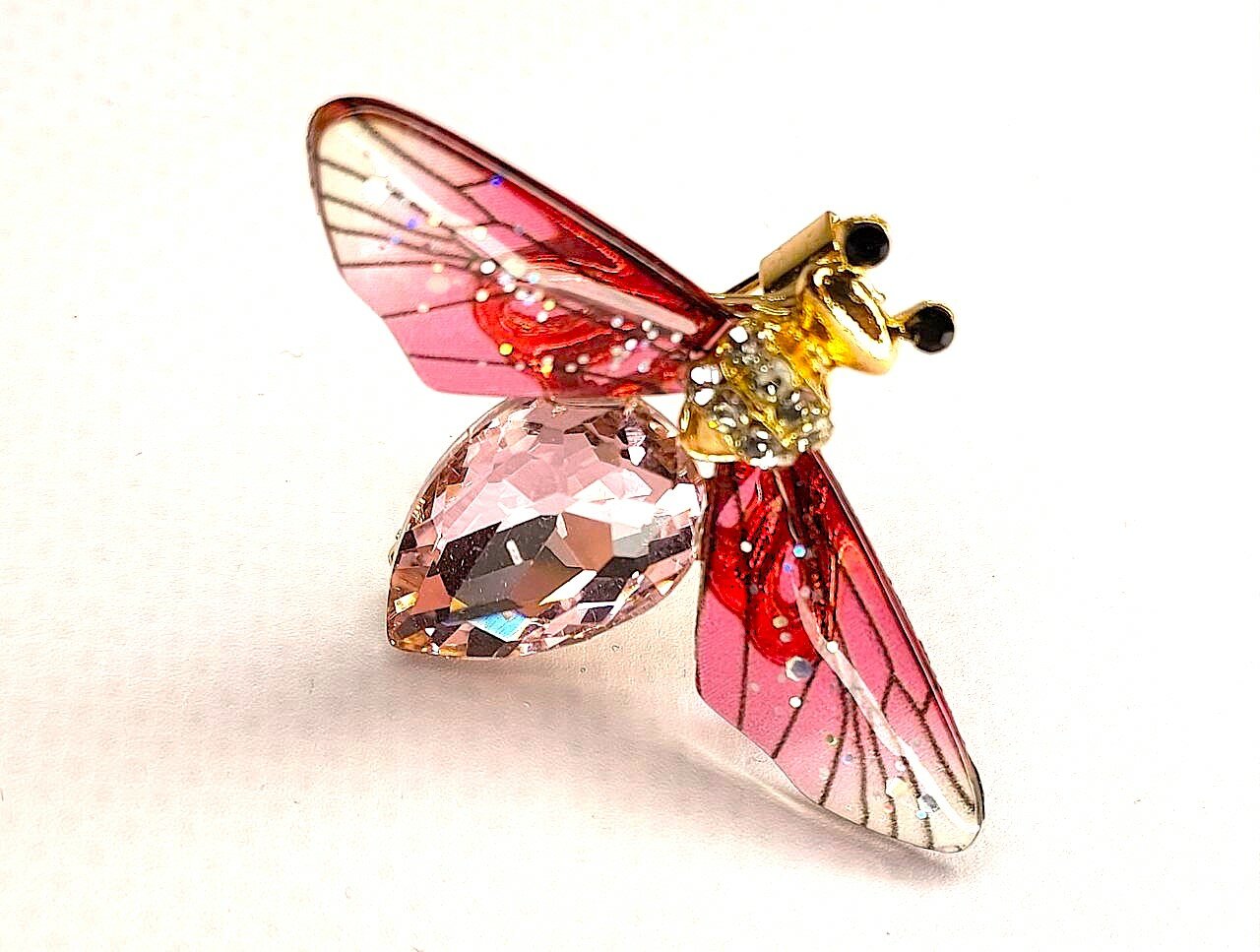 Брошь. Брошка. Муха. Цвет розовый