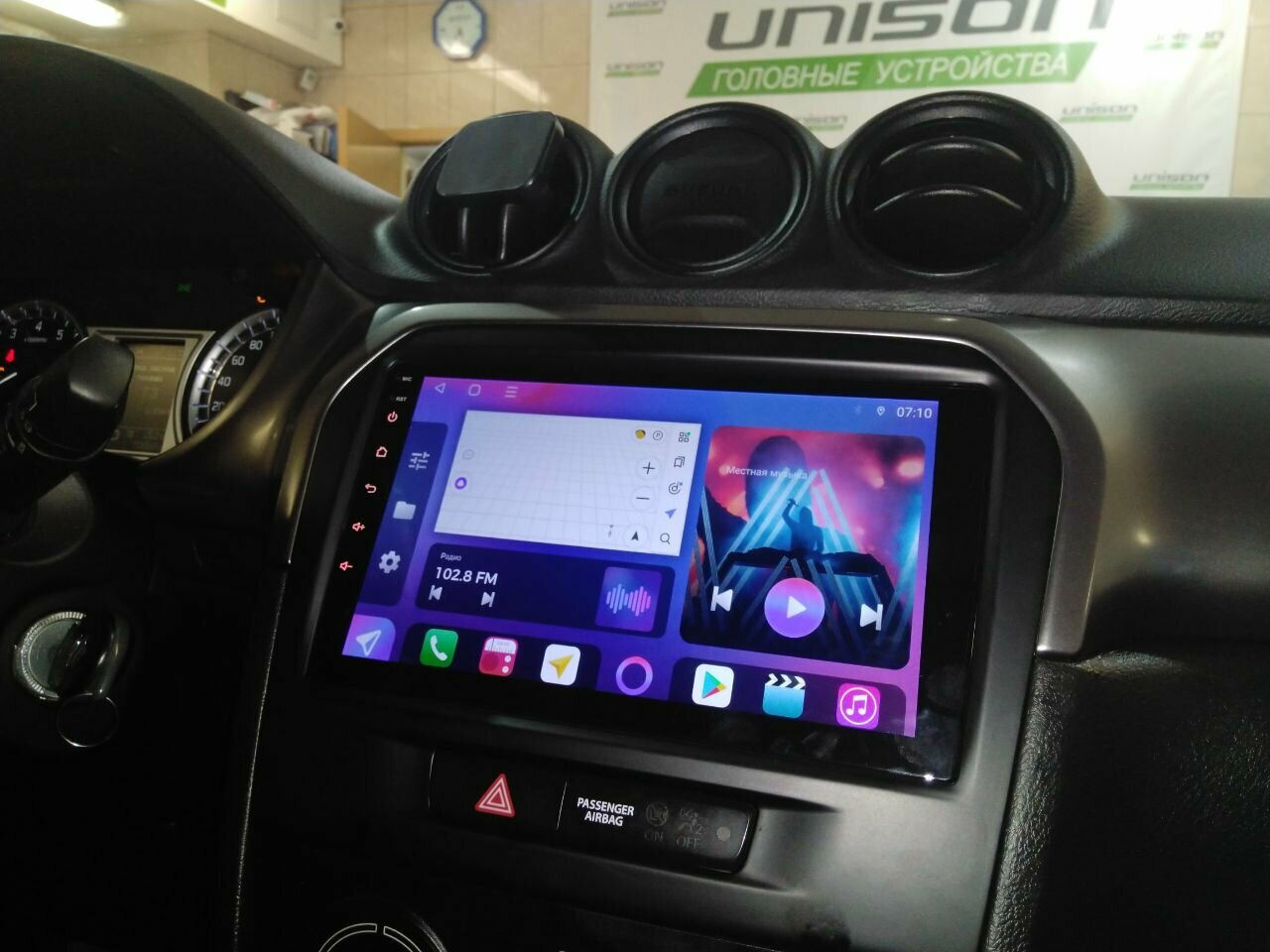 Штатная магнитола Suzuki Vitara 2 2014-2023 UNISON 09A4 4Gb/64Gb, 8 ядер (212/571-09HA4)