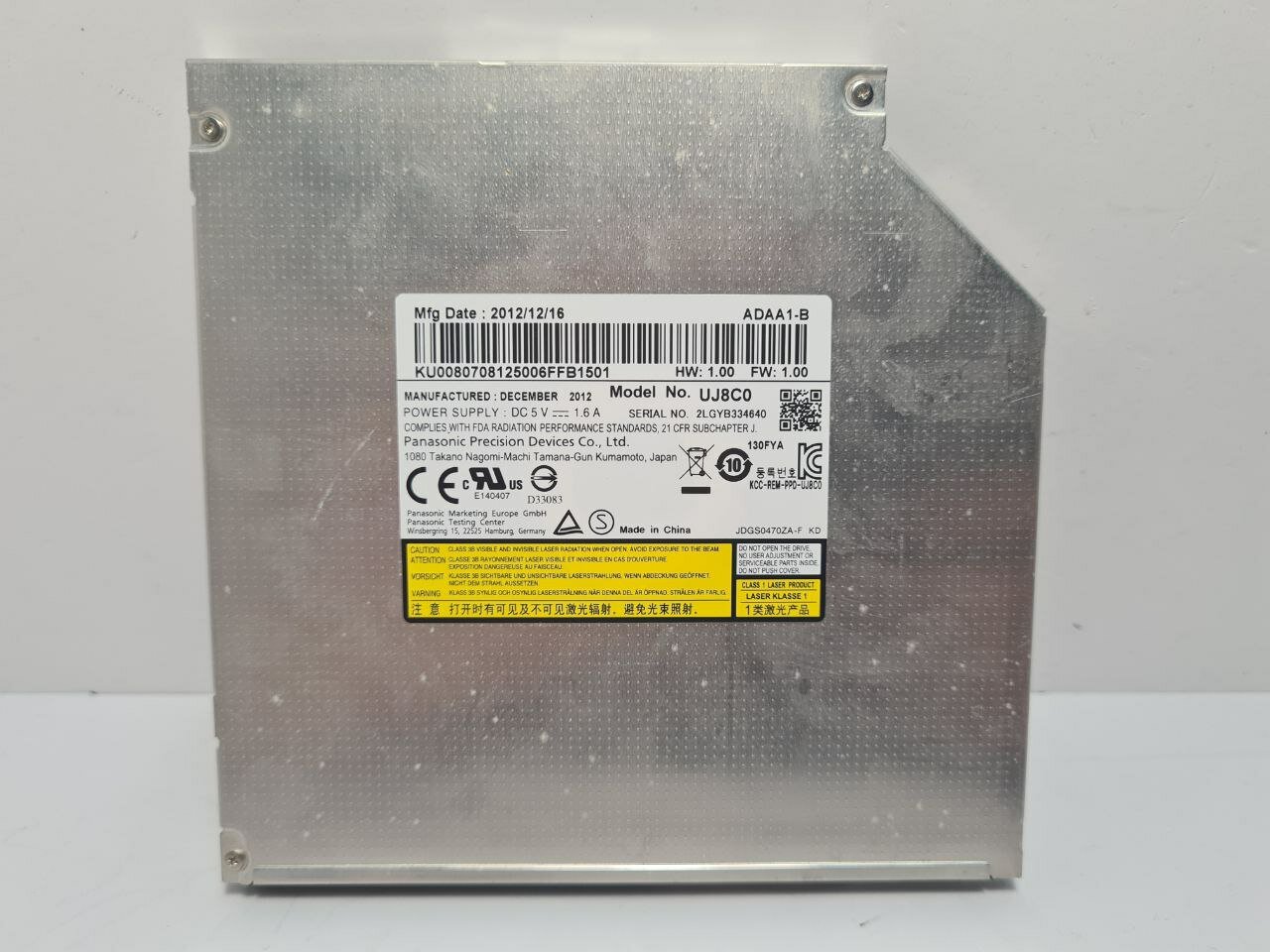 DVD привод Model: UJ8C0 SATA