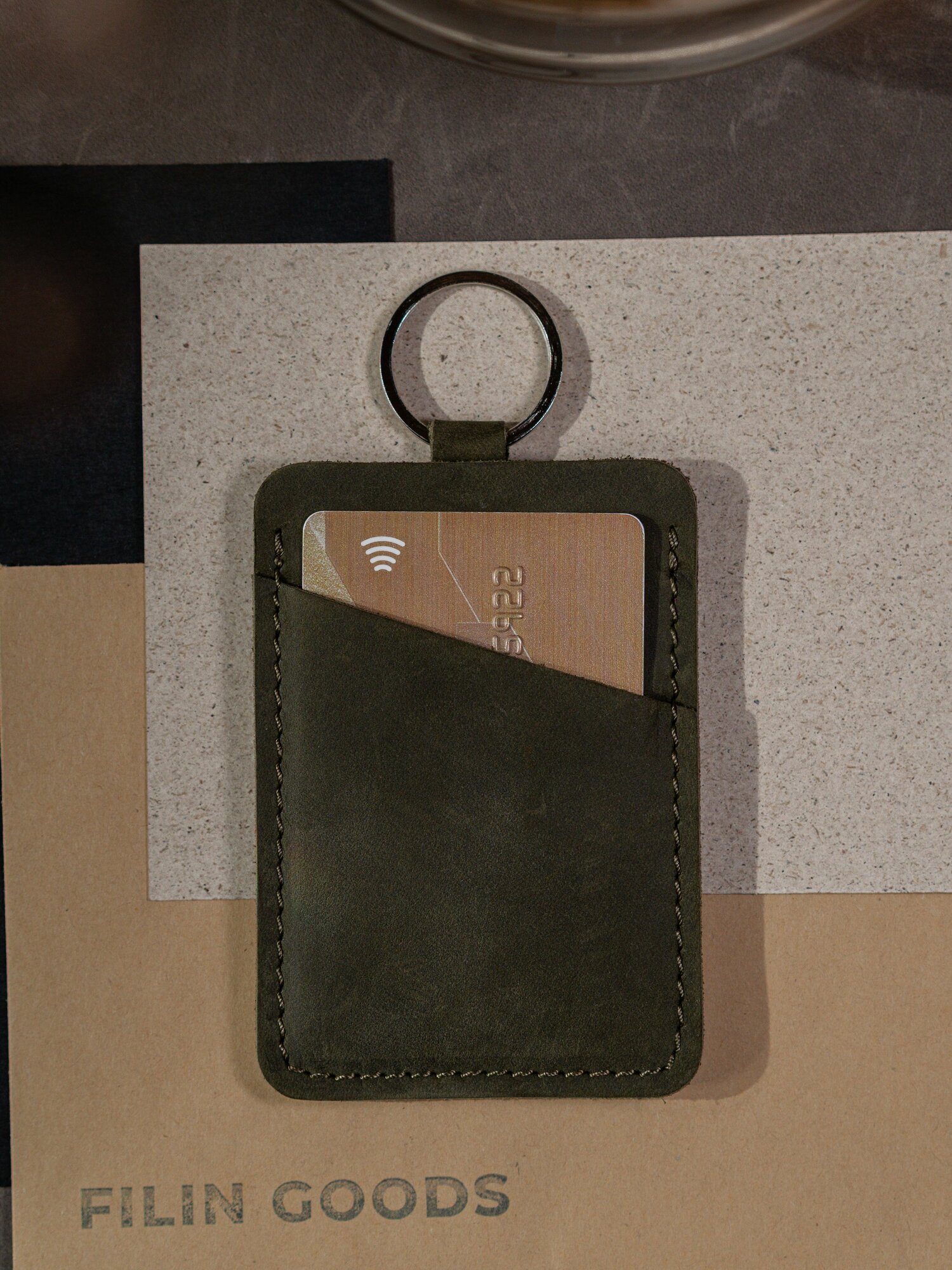 Кожаный чехол бейдж для пропуска/Картхолдер из натуральной кожи