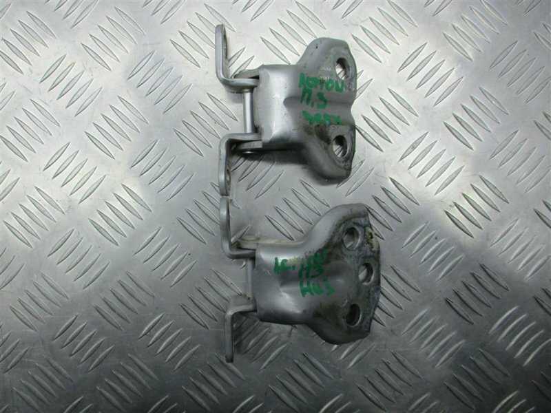 Б/У Петля двери задней правой нижняя Ssangyong New Actyon / Сангйонг Новый Актион 2.0 G20D 172950 149Л.С. 2012