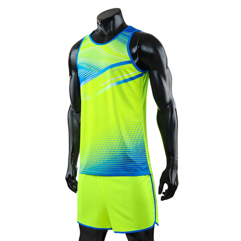 Костюм спортивный