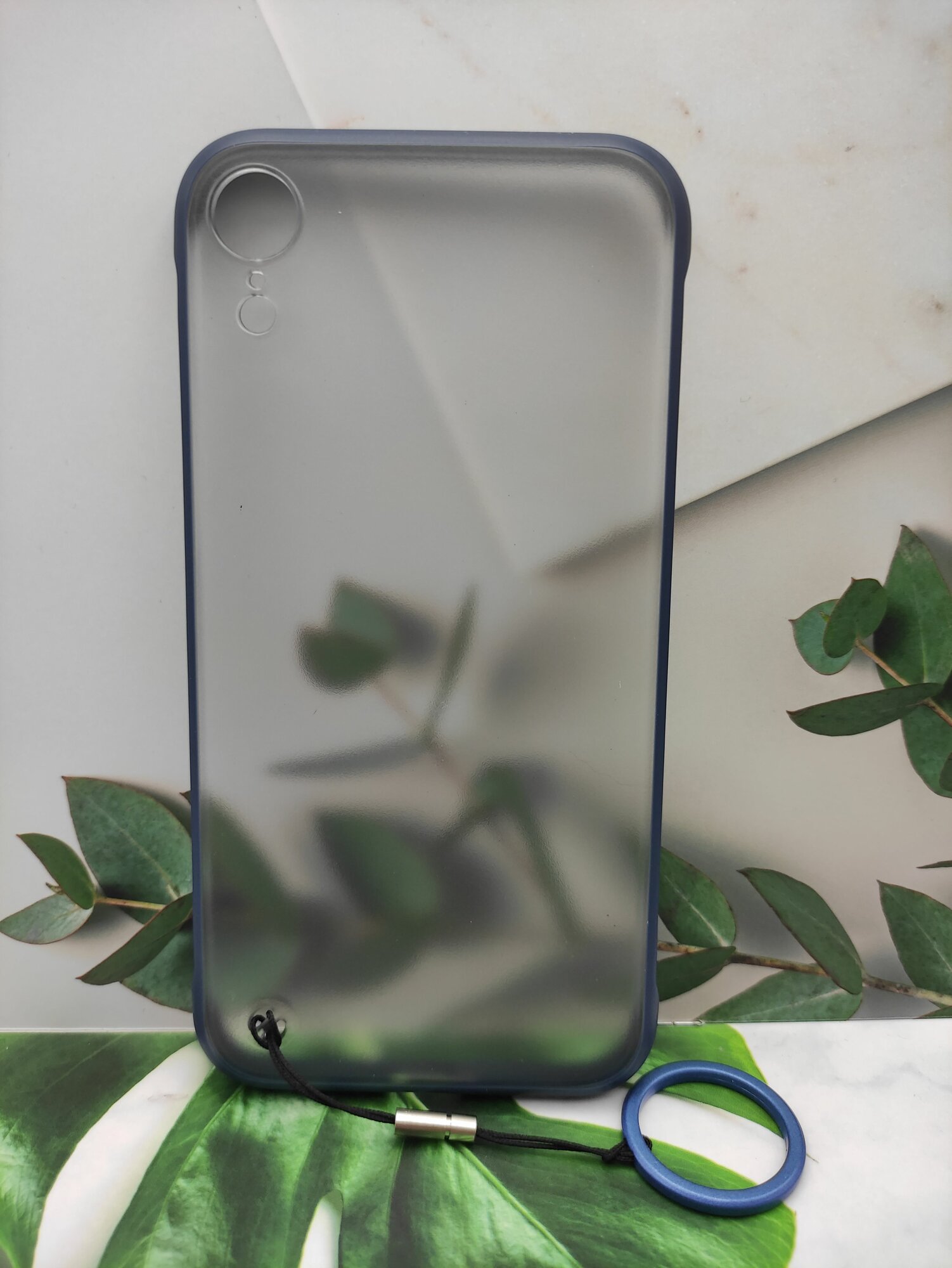 Пластиковый чехол на iPhone XR защитный