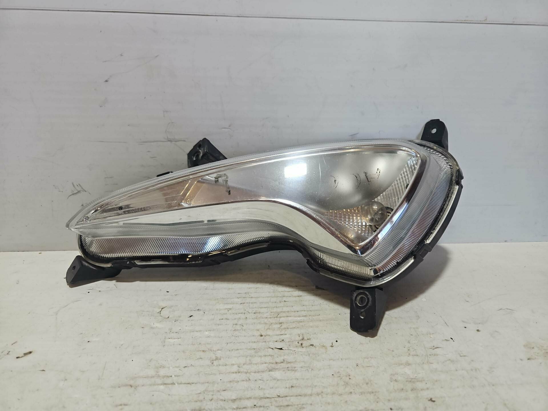 Фара противотуманная левая Hyundai Solaris рест. (2014 - 2017) 922014L