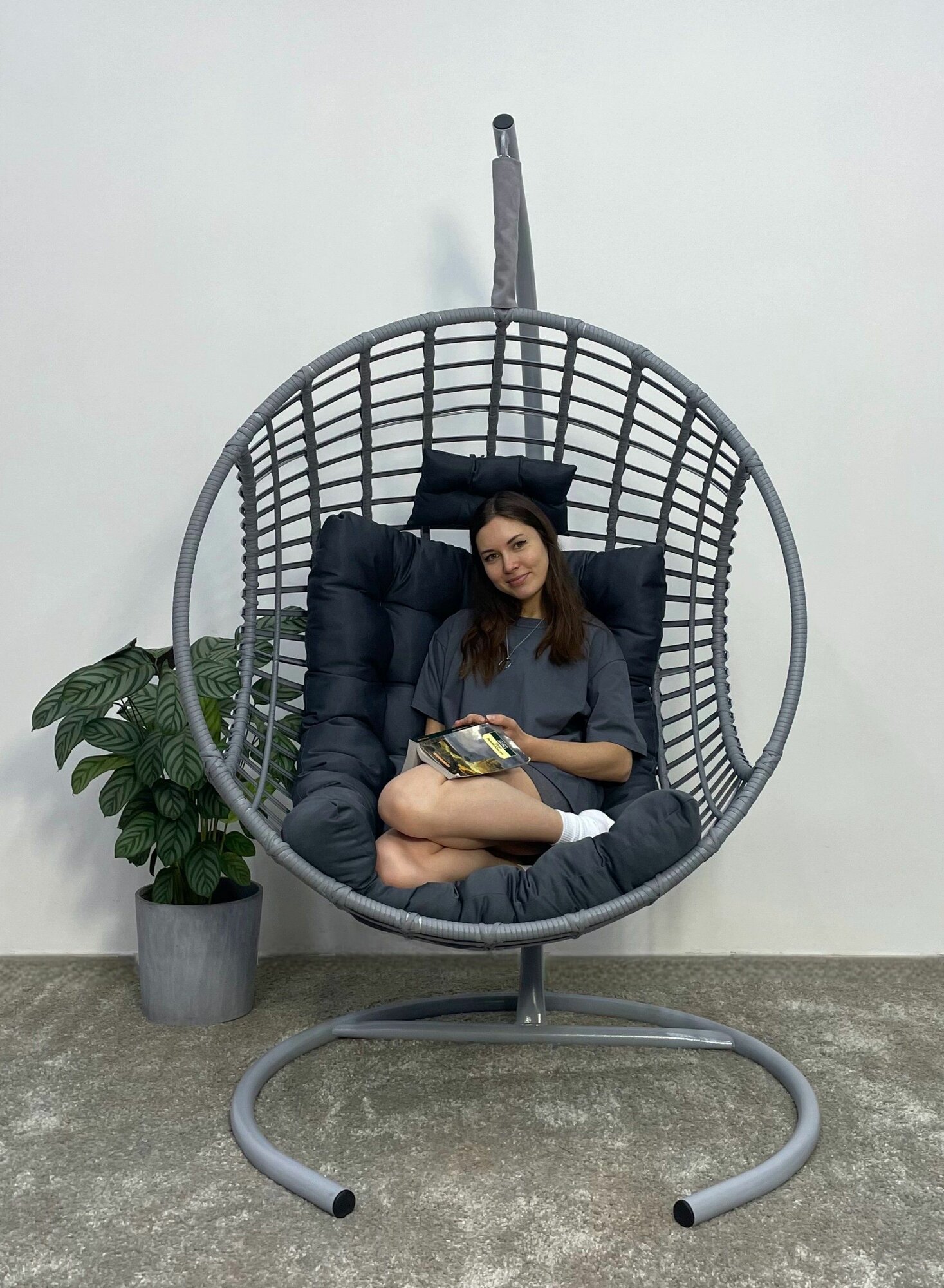 Подвесное кресло-кокон FLATA серый + каркас (темно-синяя подушка, полиэстер)