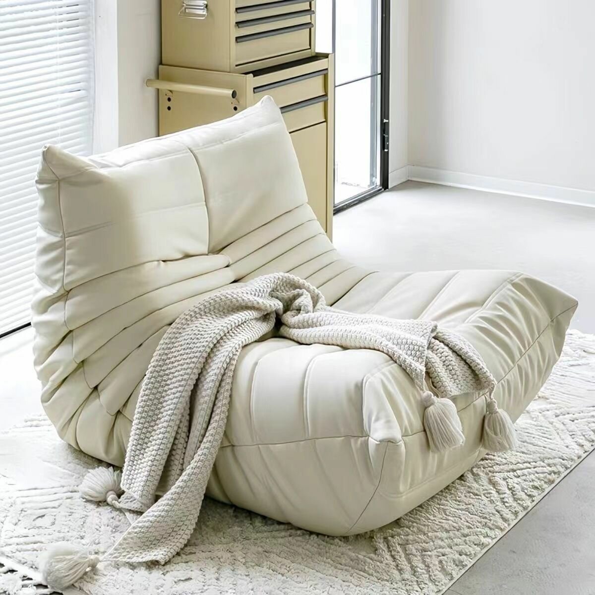 Бескаркасный диван12