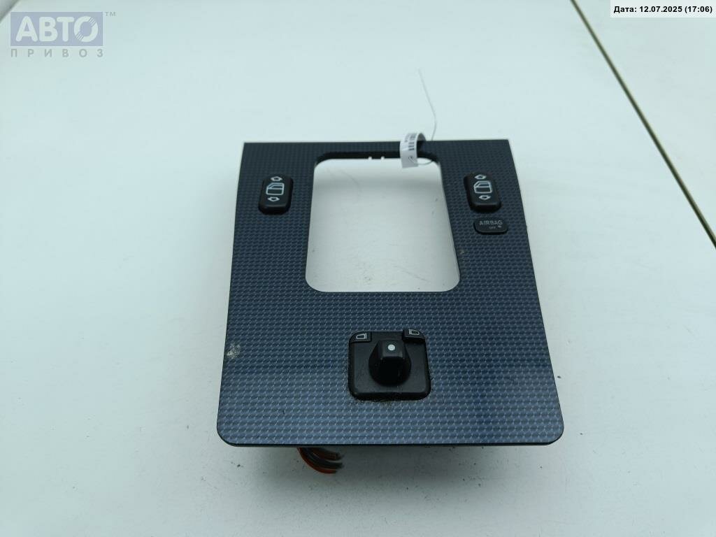 Блок кнопок управления стеклоподъемниками Mercedes C-Class W202 (1993-2000)