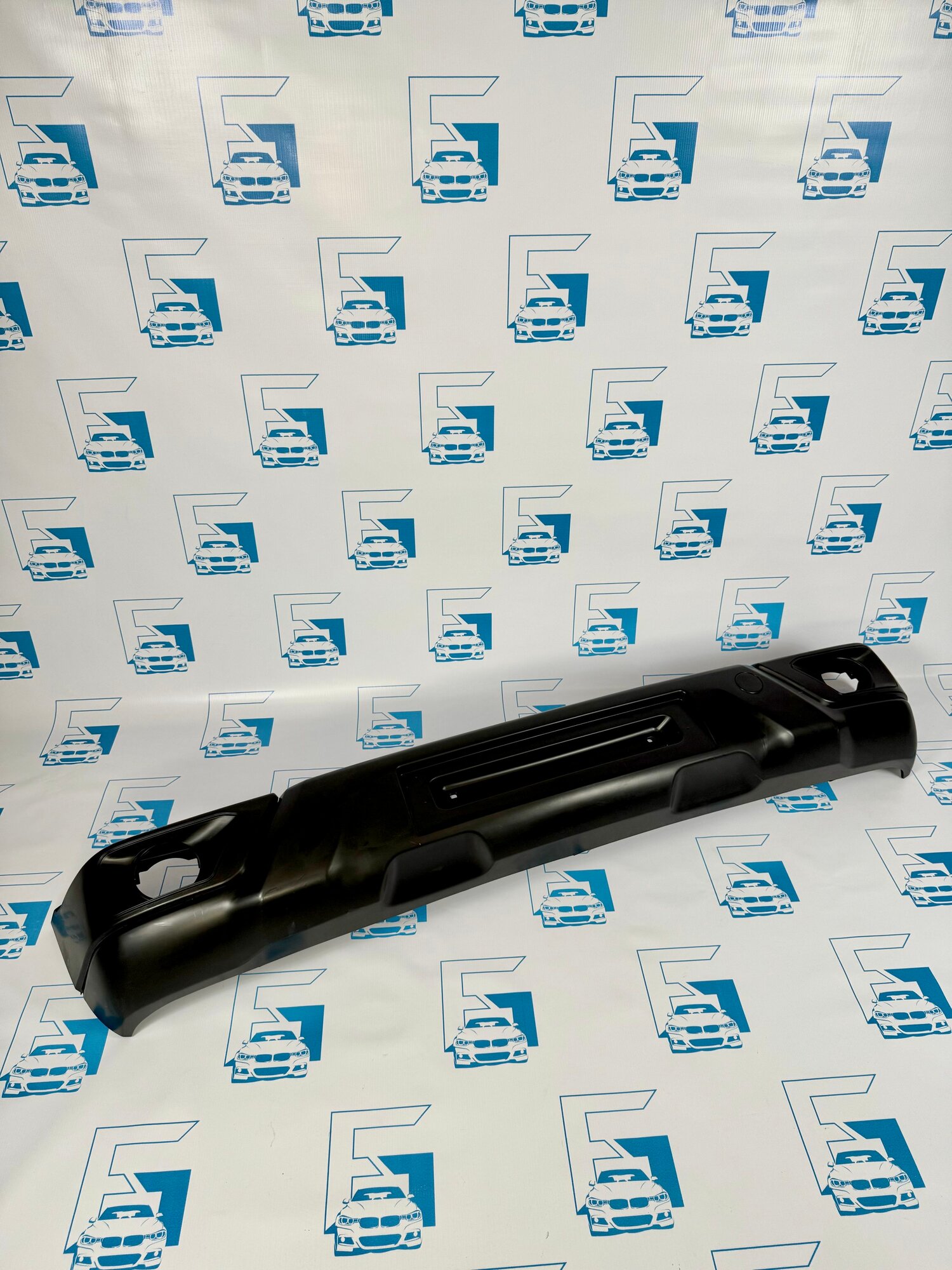 Бампер передний (Без Креплений) для ВАЗ 2121-2131, Легенд в Стиле "урбан" с ПТФ