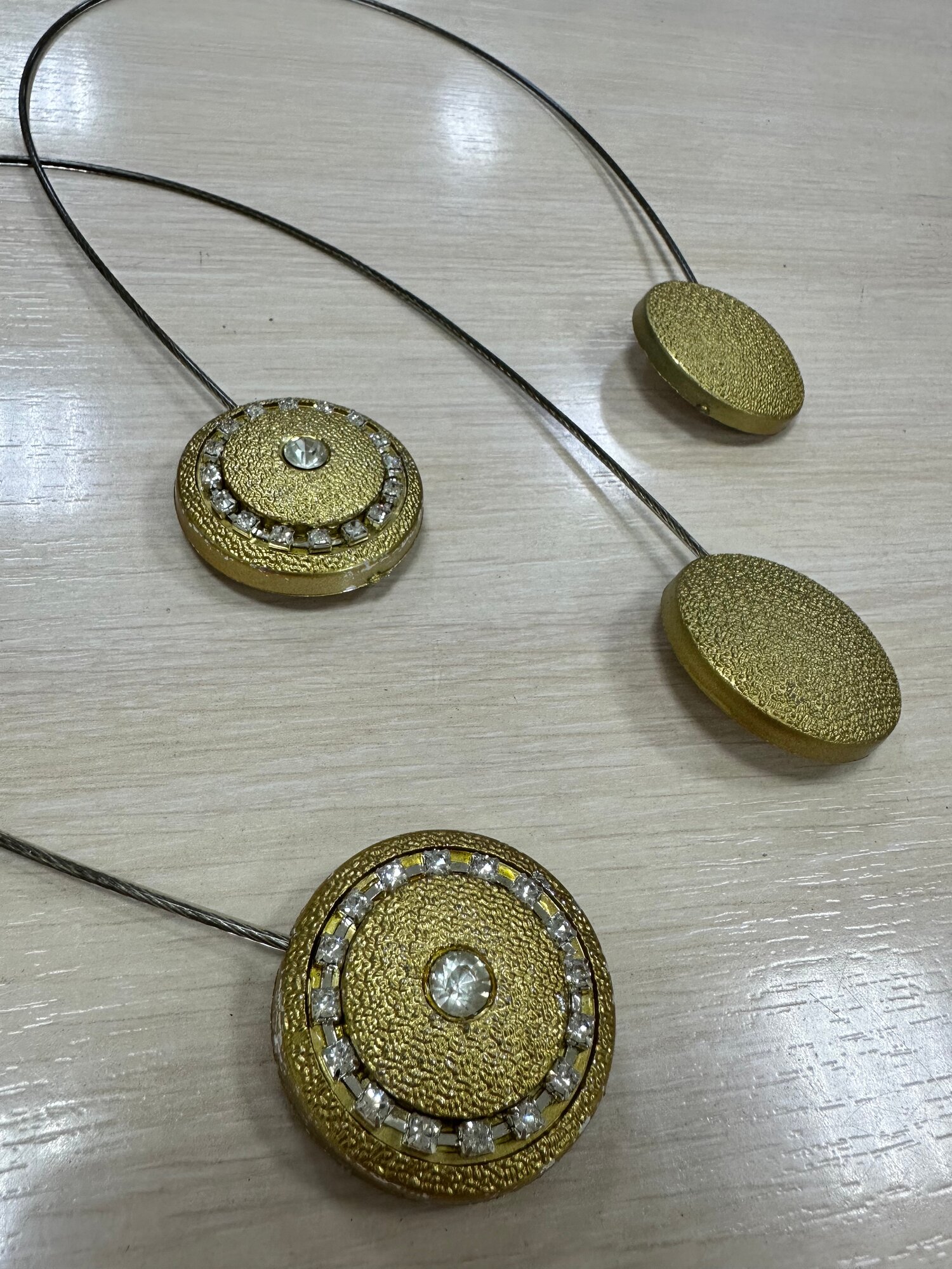 Подхват магнитный для штор круг матовое золото, 1 шт