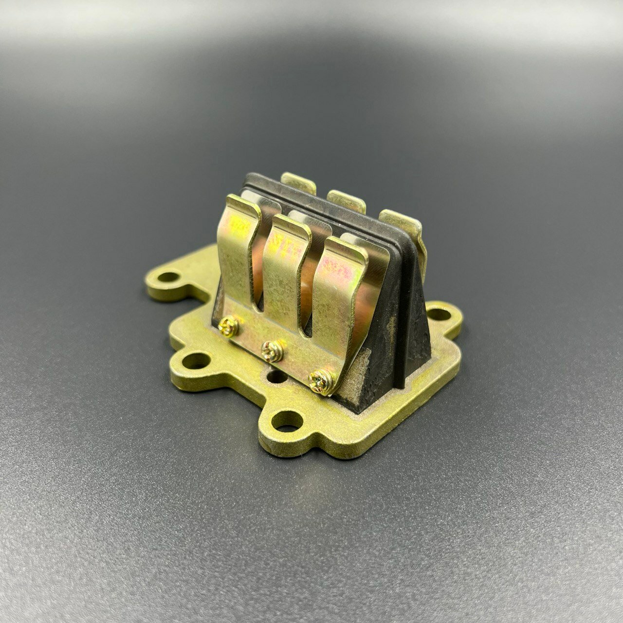 Лепестковые клапана Yamaha E8D (В сборе) (KACAWA) OEM номер: 677-13610-00; 6771361000