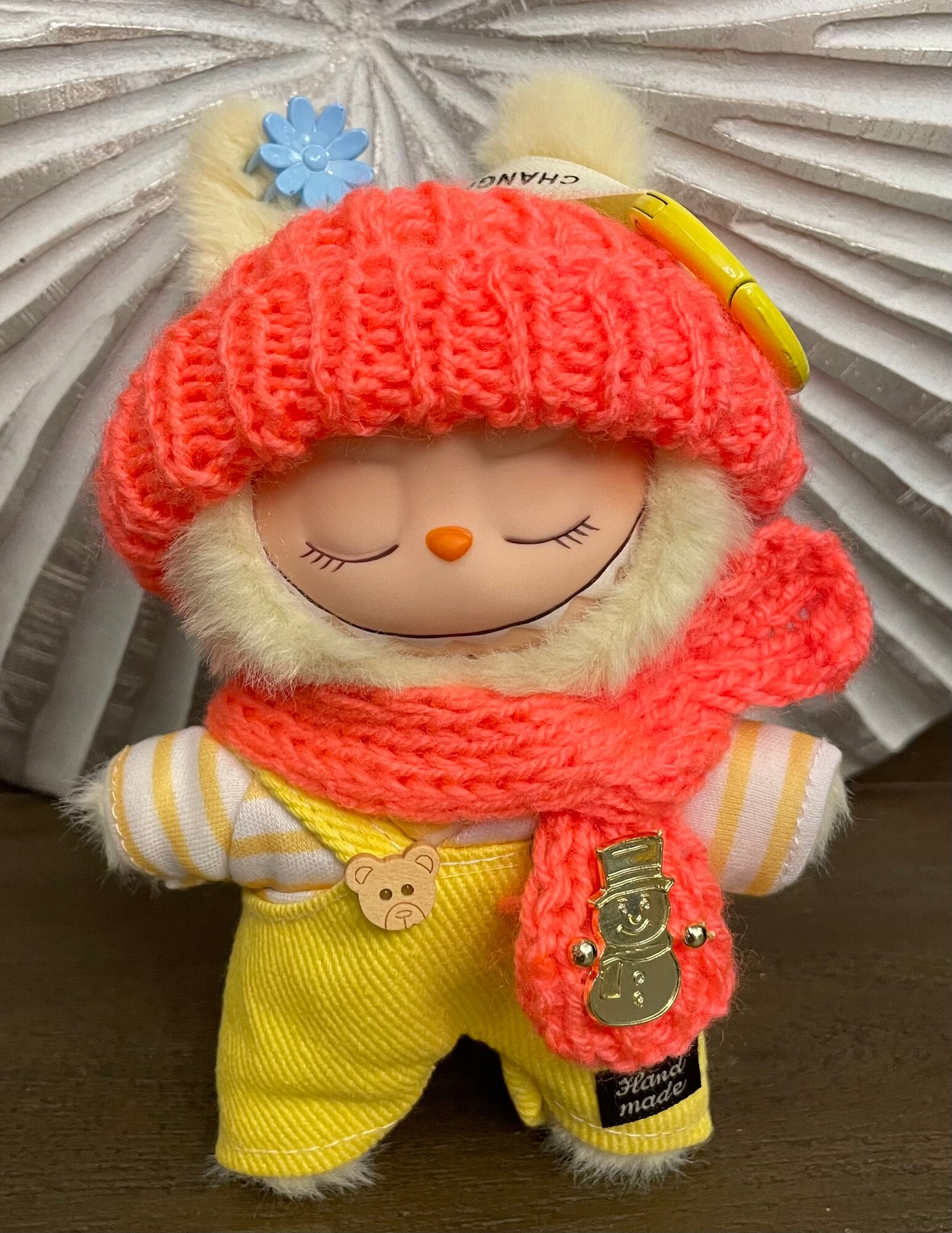 Лабубу мягкая игрушка Labubu в одежде с аксессуарами 17см 941848