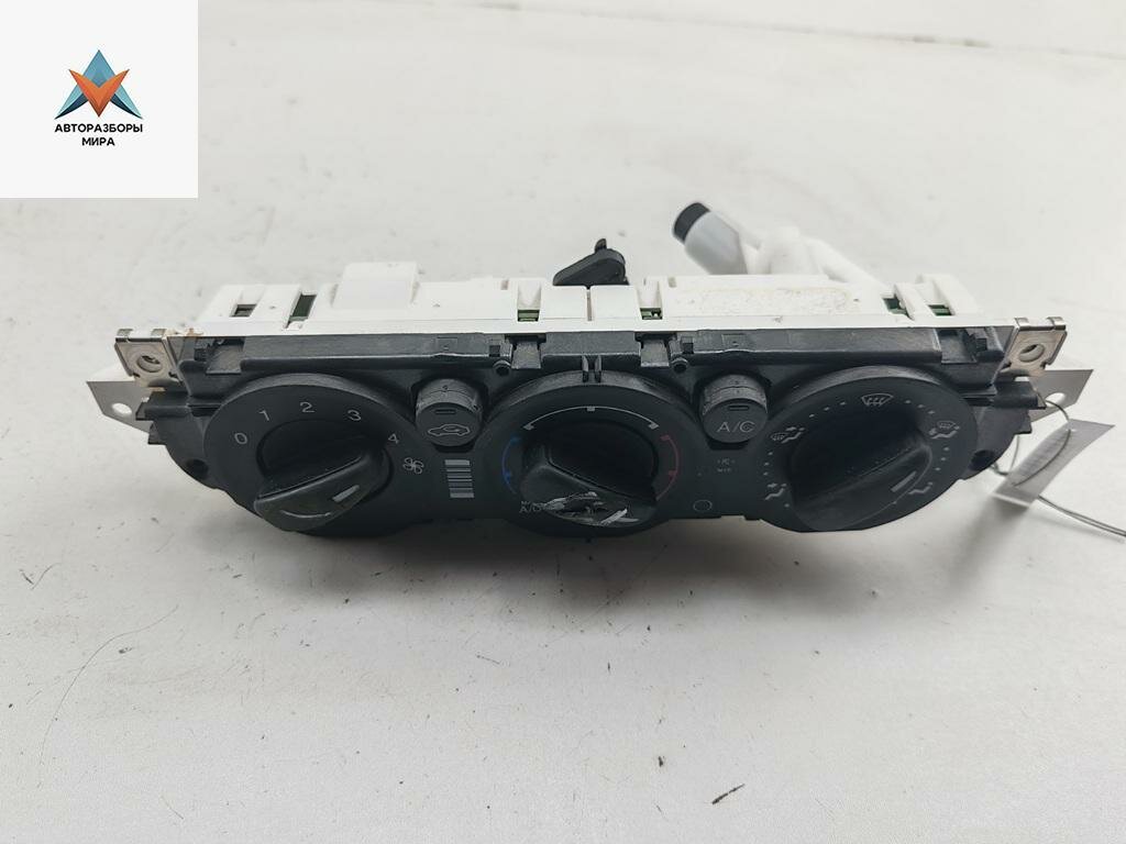 Блок управления печки / климат-контроля Ford Focus 2 рест. 2010 69607003