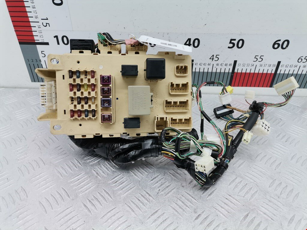 Блок предохранителей Toyota Yaris_Verso арт. 1989689