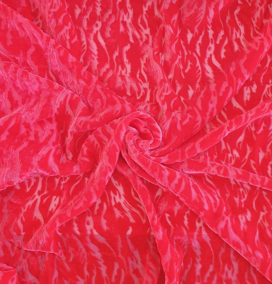 Пан- бархат шёлковый. Отрез для рукоделия, алый, лоскут ткани 40х40 см. (b038). Франция