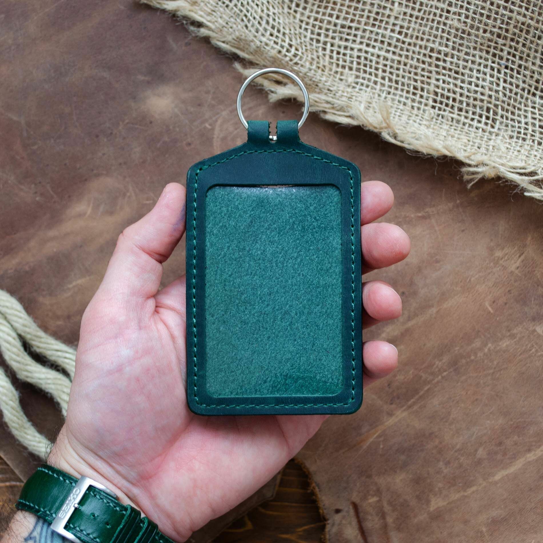 Чехол для бейджа кожаный. Ручной работы. Чехол для пропуска с окошком