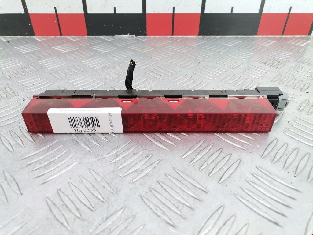 Фонарь дополнительный тормозной (стоп-сигнал) Ford Focus 2 1151768 арт. 1872365