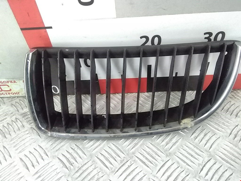 Решетка радиатора BMW 3-Series (E90/E91/E92/E93) 51137120009 арт. 848341