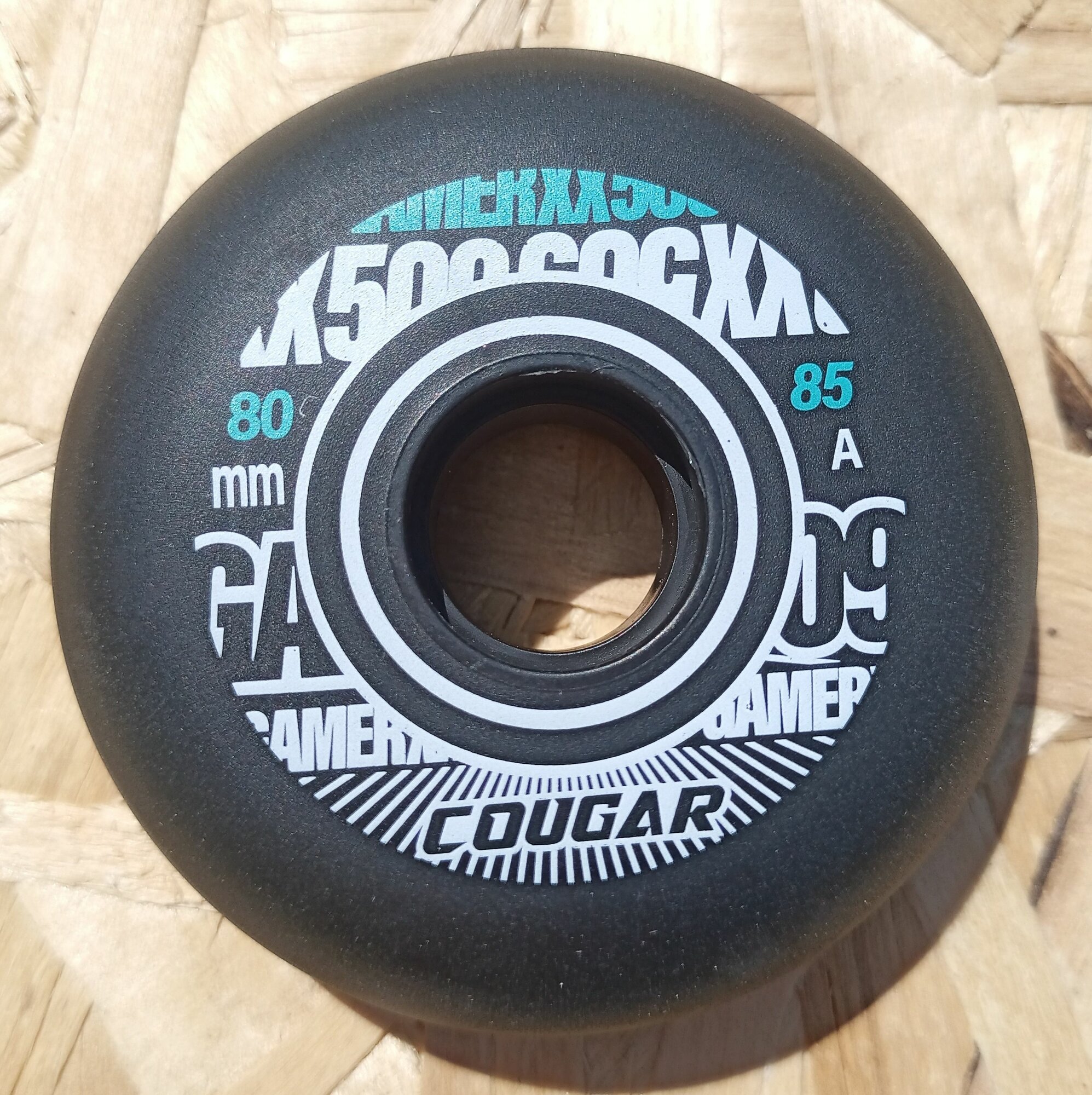 Колеса для роликов 8шт 80мм жесткость 85а. Черного цвета Cougar.