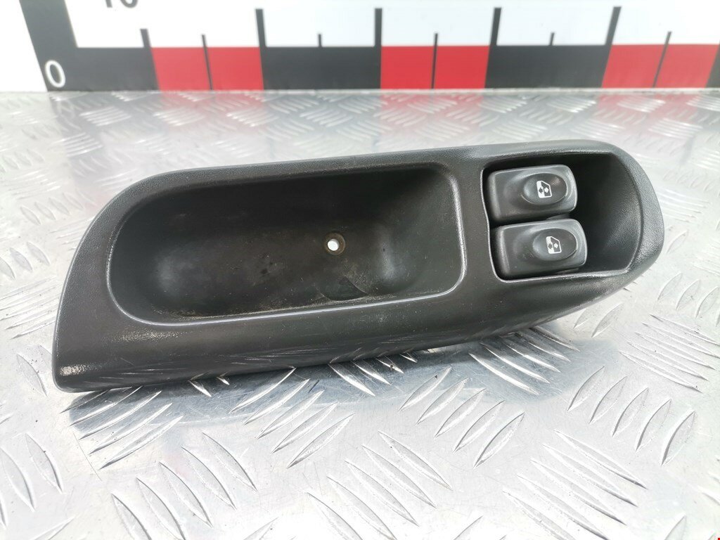 Блок управления стеклоподъемниками Renault Scenic 1 7700432962 арт. 1625729